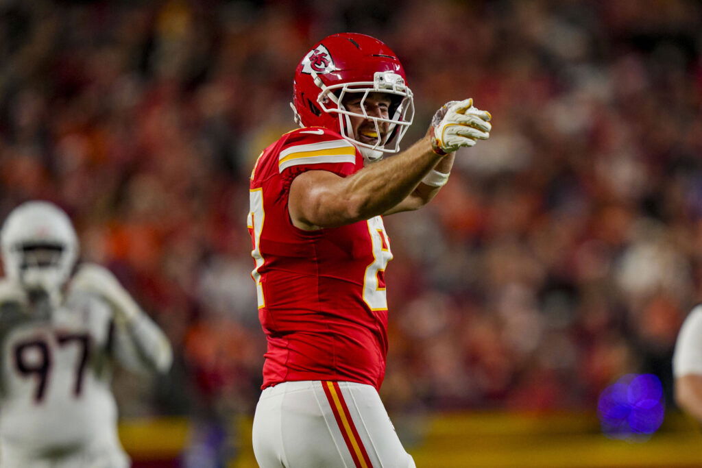 NFL Expert Urges Chiefs to Poach Tampa Bay TE as Travis Kelce's ...